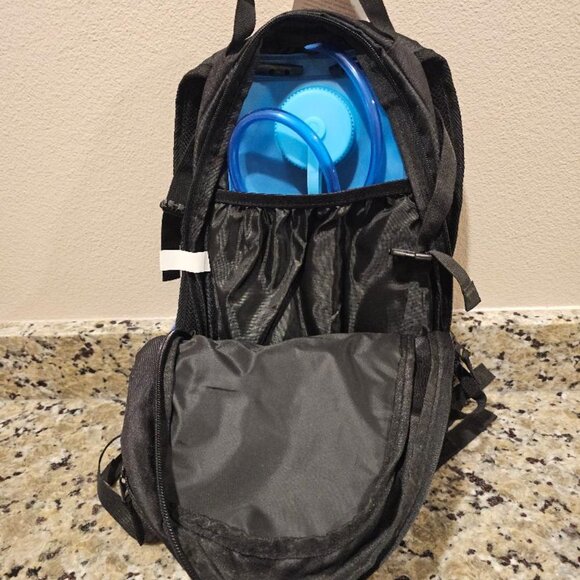 Quest | Other | New Quest Bladder Hydration Pack Backpack 2 Liter Black ...